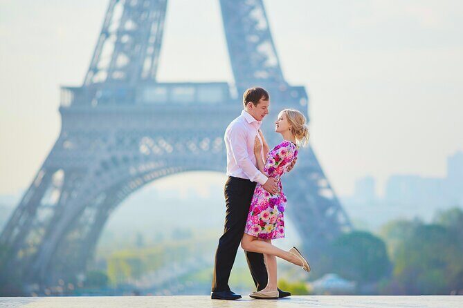 Private Romantic Photoshoot in Paris with Bouquet of Flowers - Who Will Love This Experience?