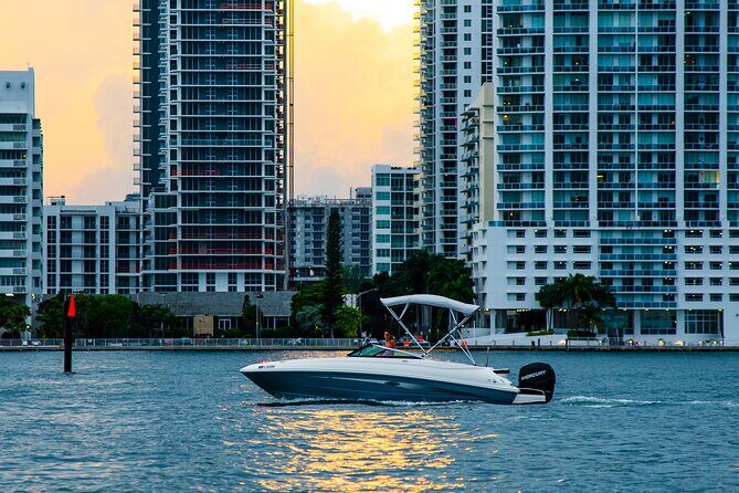 Private Romantic Sunset Boat Cruise in Fort Lauderdale! - A Close Look at the Experience