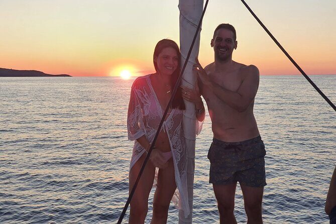 Private - Romantic Sunset Sailing on a 36ft yacht from Hvar (up to 8 travellers) - Authentic Experiences and Real Feedback