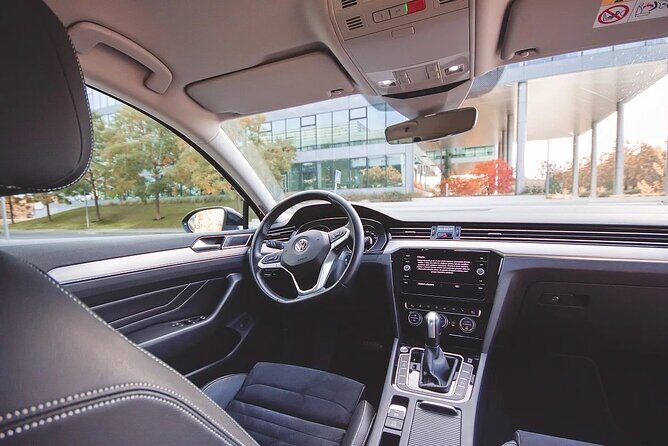 Private ROUND-TRIP (FROM and TO the AIRPORT) by LIMOUSINE 3+1pax - What to Expect: The Experience and Logistics