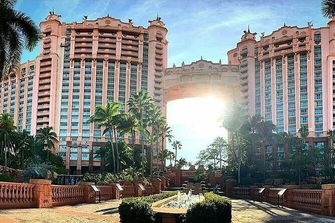 Private Roundtrip Minivan Airport Transfer to Paradise Island - Key Points