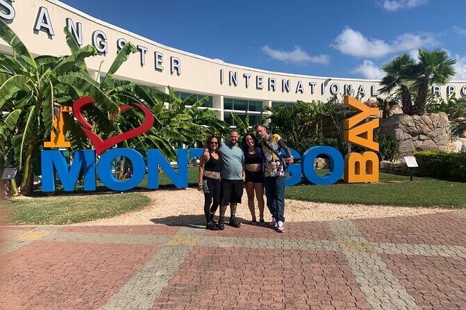 Private Roundtrip Transfer to Riu Aquarelle from Sangster Airport - FAQ