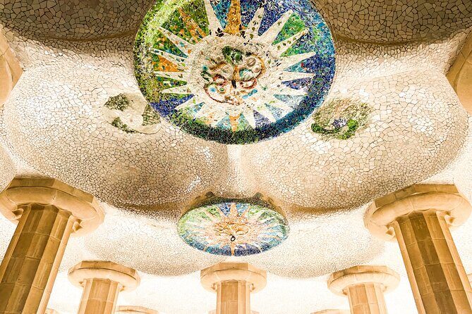 Private Sagrada Familia and Park Guell tour with Pickup - A Closer Look at the Itinerary