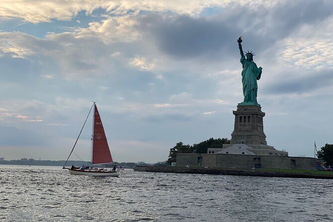 Private Sail Around New York City and The Statue of Liberty - The Itinerary in Detail