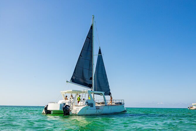 Private Sailing Catamaran - Key Points