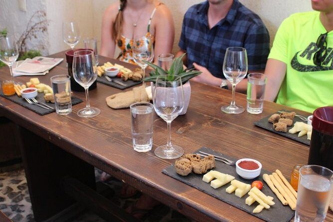 Private Santorini Cooking Class & Wine Tasting Tour - Introduction and First Impressions