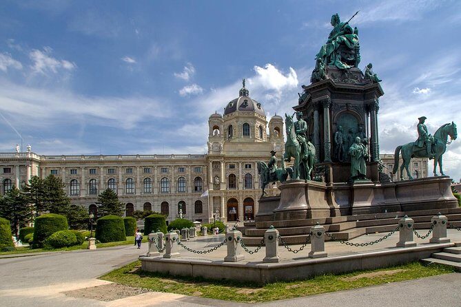 Private Scenic Transfer from Budapest to Vienna with 4h of Sightseeing - The Value Proposition
