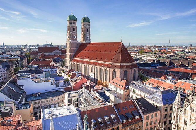 Private Scenic Transfer from Frankfurt to Munich with 4h of Sightseeing - Who Will Love This?