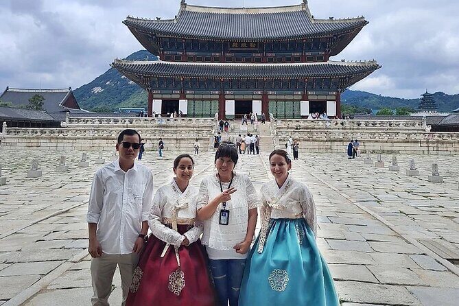 Private Seoul City Tour Palace, village, temple, market - FAQs