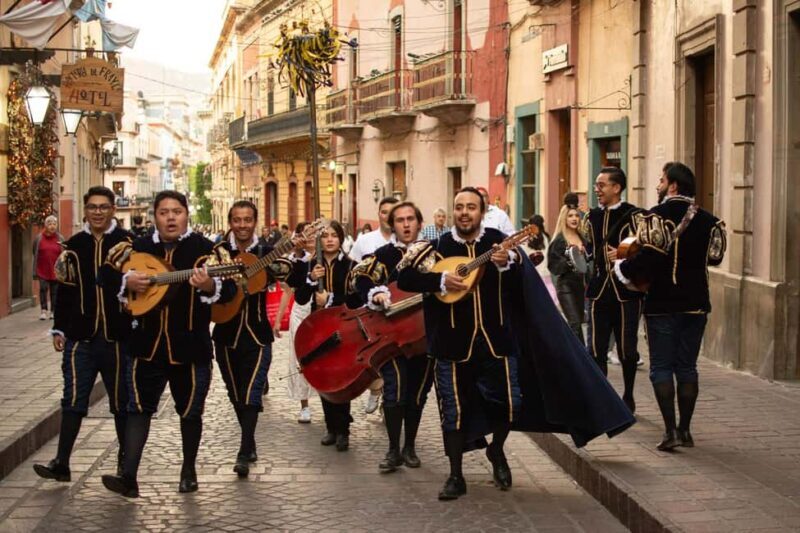 Private serenade in Guanajuato with the musical group "La Estudiantina" - FAQ