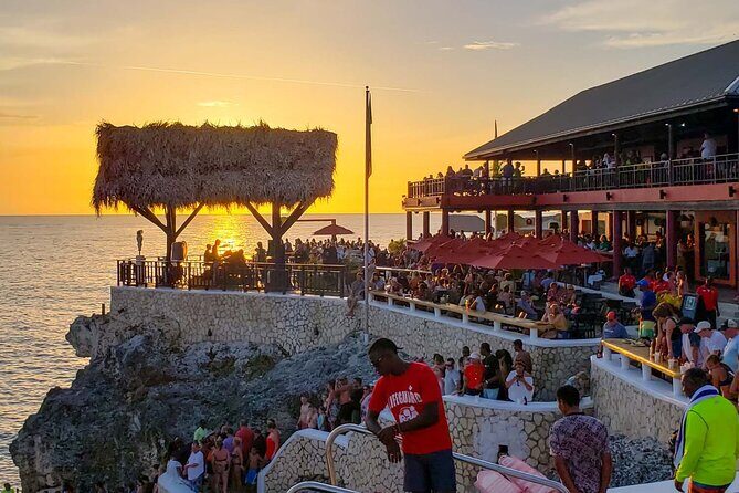 Private Seven Mile Beach and Ricks Café Tour From Negril Hotels - The Practical Aspects: What You Need to Know