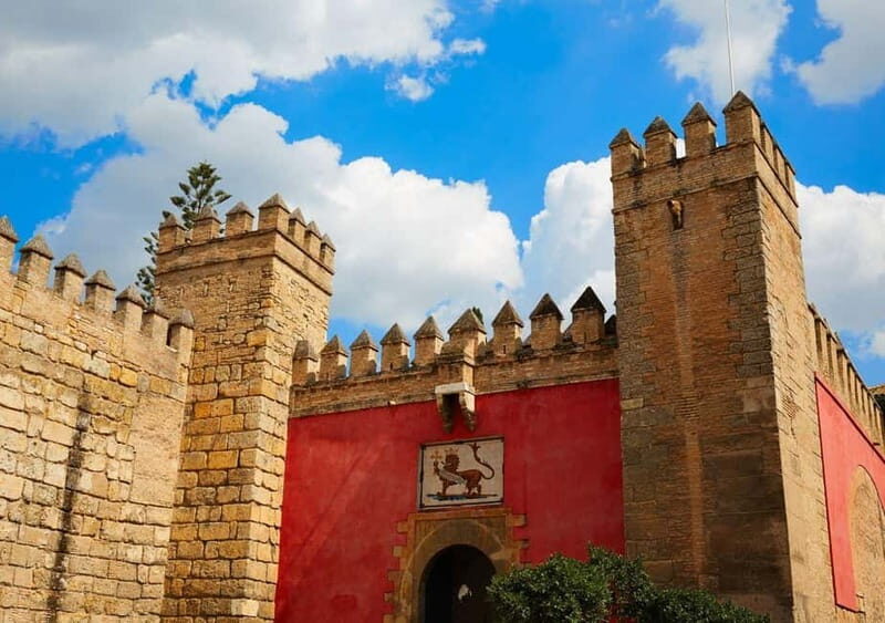 Private Seville: exclusive tour of Santa Cruz and the historic center - Who will love this tour?