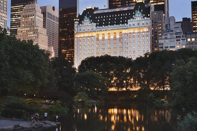 Private Sex and The City Tour in New York with Movie Scenes from famous TV show - Walking in Carrie’s Footsteps: What the Tour Covers