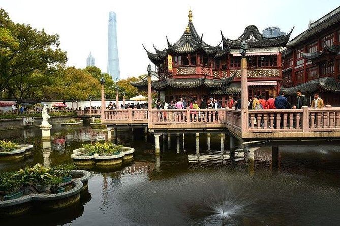 Private Shanghai day tour to Jinmao tower,Yu garden Nanjing road Bund with Lunch - Who Should Consider This Tour?