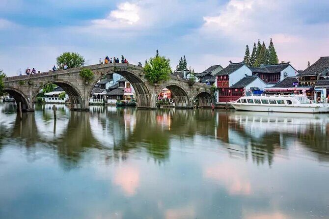 Private Shanghai Layover Tour to Zhujiajiao Water Town with Boat Ride - Key Points