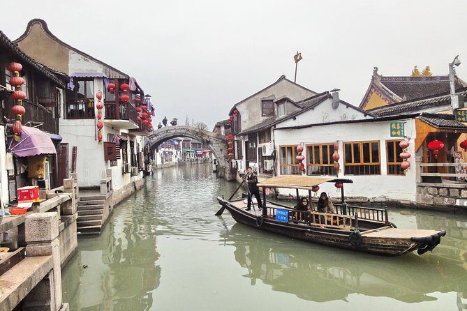 Private Shanghai Layover Tour to Zhujiajiao Water Town with Lunch Option - Starting Point: Airport Pickup and First Impressions