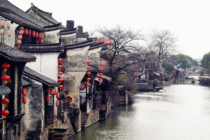 Private Shanghai Layover Tour to Zhujiajiao Water Town with Lunch Option - Canal Gondola Ride: A Relaxing Waterway