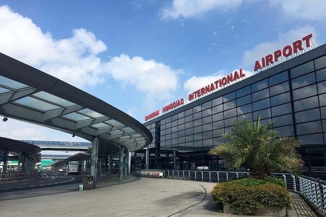 Private Shanghai Transfer between Pudong and Hongqiao Airport - Key Points