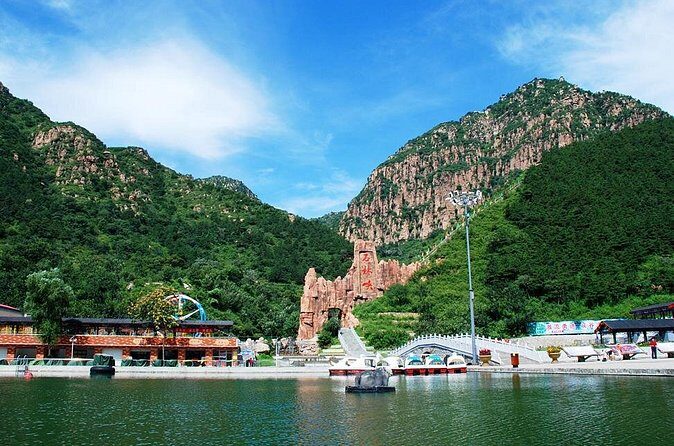 Private Shilinxia Area and UFO Glass Platform Day Tour with Lunch - Lunch and Relaxation