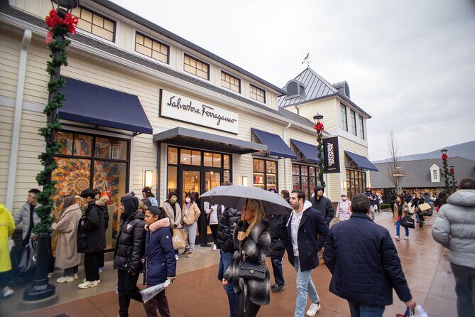 Private Shopping Tour from NYC to Woodbury Common Premium Outlets - An In-Depth Look at the Experience