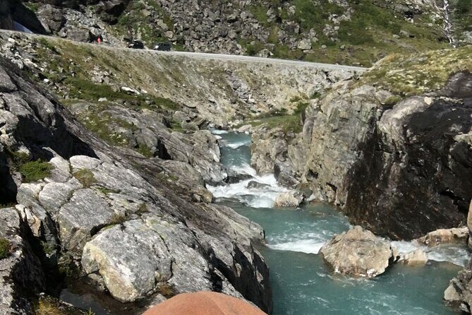 Private shore excursions Troll road in 5-7 groups - Key Points