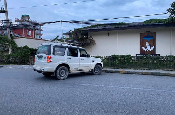 Private Shuttle Service to Airport from Lakeside - Who Should Consider This Service?