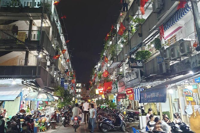 Private sight-seeing motorbike tour with local expert/student in HCMC - Authenticity and Overall Value