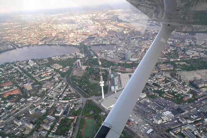 Private Sightseeing Flight Over Hamburg - Who should consider this experience?