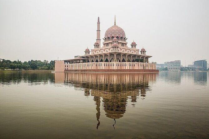 Private Sightseeing Tour Visit in Putrajaya from Kuala Lumpur - Key Points
