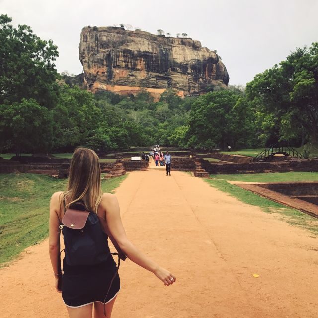 Private Sigiriya and Dambulla Day Tour from Colombo - FAQ