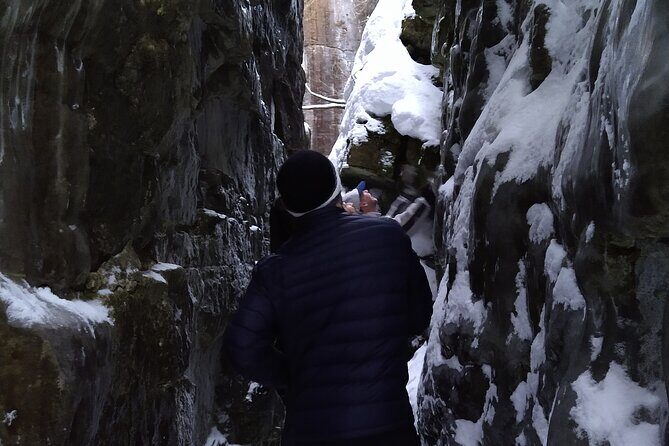 Private Singhampton Caves Snowshoe, Collingwood/Blue Mountain - Exploring the Private Singhampton Caves Snowshoe Tour: An Authentic Winter Adventure in Ontario