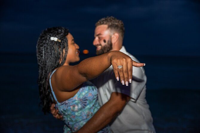 Private Sip and Paint Experience for Couples in Aruba - Who Will Love This Experience?