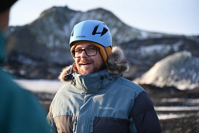 Private South Coast Day Trip with Glacier Hike in a Modified SUV - A Comfortable Start in a Modified SUV
