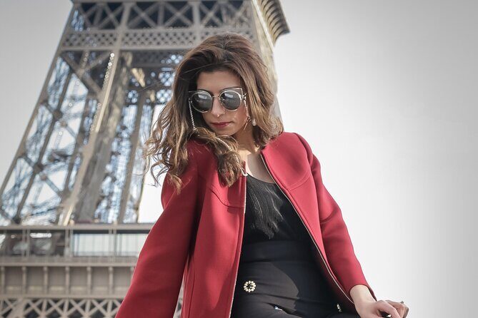 Private Souvenir Photo Session at the Eiffel Tower - The Authentic Touch