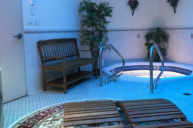 Private Spa Experience with Jacuzzi, Sauna and Hot Stone Massage - A Calm Escape in the Heart of Vegas: Private Spa Experience with Jacuzzi, Sauna, and Hot Stone Massage