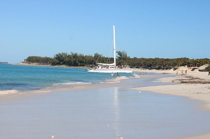 Private speed boat beach and bar hopping visiting Rose island - Final Thoughts: Who Should Book This Tour?