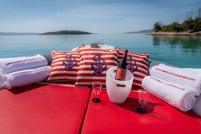 Private speedboat tour to Blue cave, Vis and Hvar - Key Points