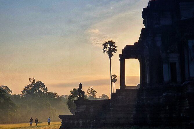 Private Sunrise & Angkor Complex by English Speaking Van Driver - Key Points