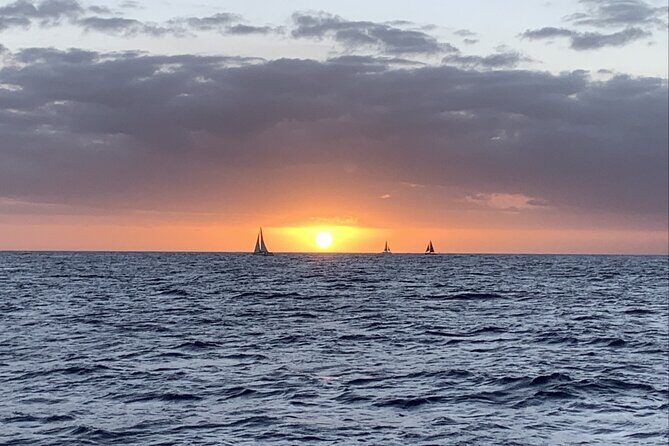 Private Sunset Boat Cruise in Waikiki Honolulu - Breaking Down the Itinerary: What to Expect