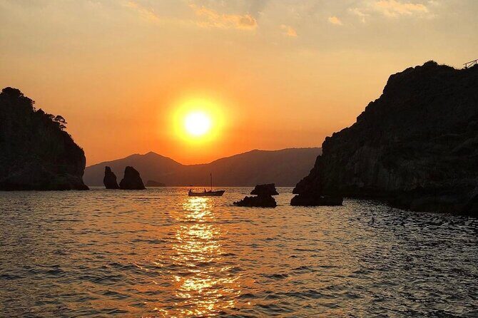 Private sunset boat tour on the Amalfi Coast and aperitif - FAQ