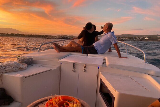 Private Sunset Cruise in San Jose del Cabo Appetizers,open bar - Key Points