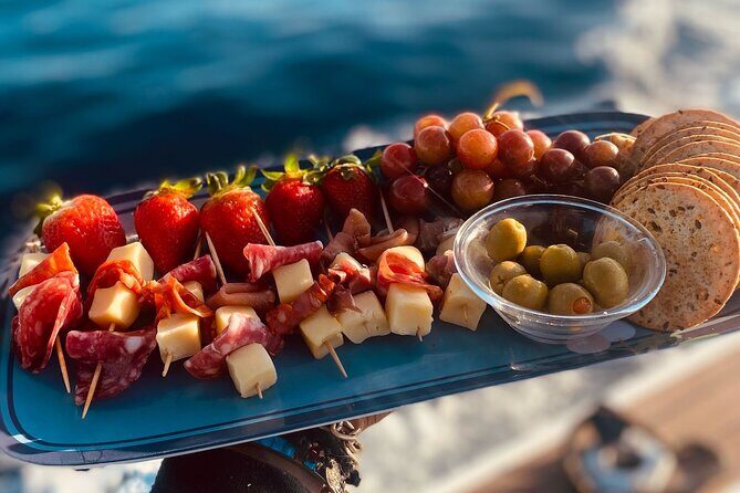 Private Sunset Cruise in San Jose del Cabo Appetizers,open bar - What to Expect from the Sunset Cruise in San Jose del Cabo