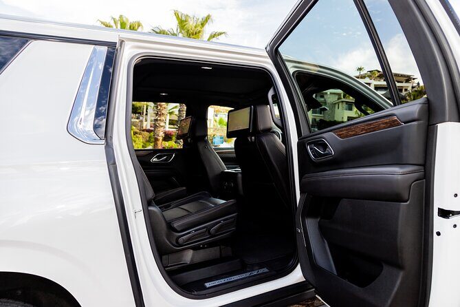 Private SUV Round-Trip from Airport to Hotels in the Corridor - Key Points