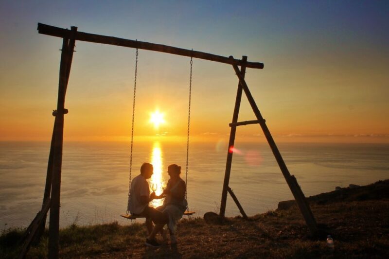 Private Swing Special place w/ Wine and Fruits 4x4 jipe tour - Key Points: