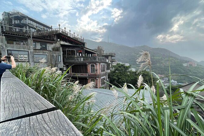 Private Taiwan Gold and Coal History Day Tour to Jiufen and Pingxi - FAQs