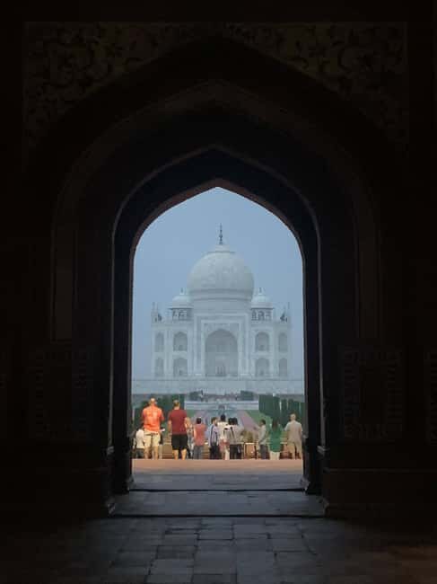 Private Taj Mahal & Agra Fort Day Tour By Car From New Delhi - A Short Breakfast Break