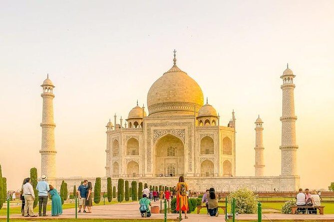 Private Taj Mahal Sunrise Day Tour From Delhi by Ac Car - All Inclusive - Day-by-Day Breakdown of the Itinerary