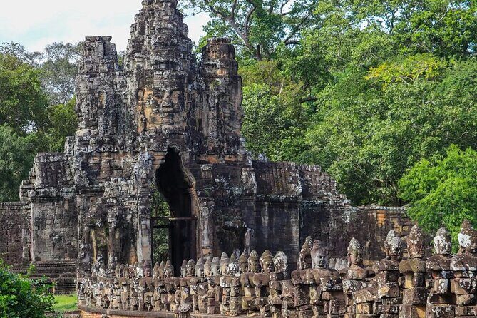 Private Taxi Siem Reap to Phnom Penh, Reliable Friendly Drivers - Why Choose This Private Taxi?