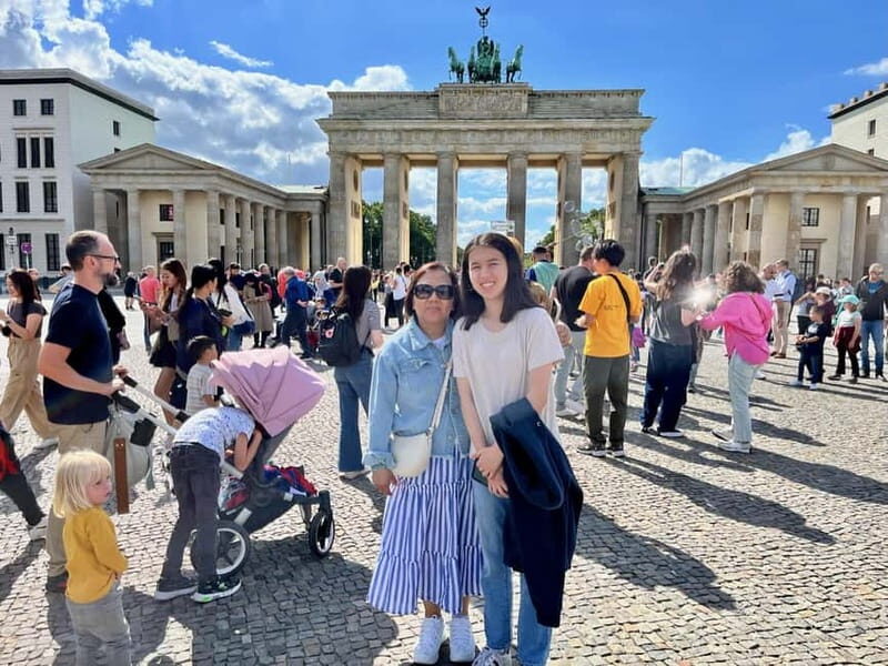 Private Taxi Tour through Berlin East and West and Kiez 4-6h - Private Taxi Tour through Berlin East and West and Kiez — A Complete Experience
