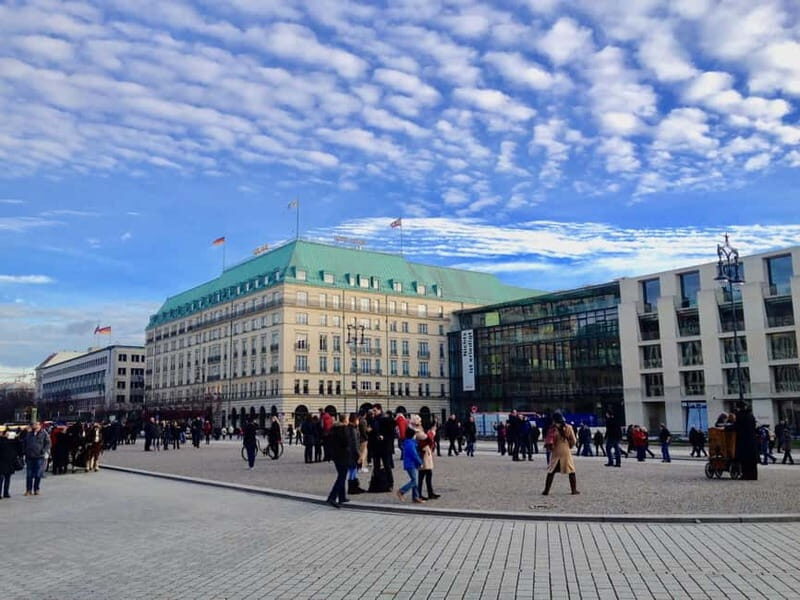 Private Taxi Tour through Berlin East and West and Kiez 4-6h - FAQs